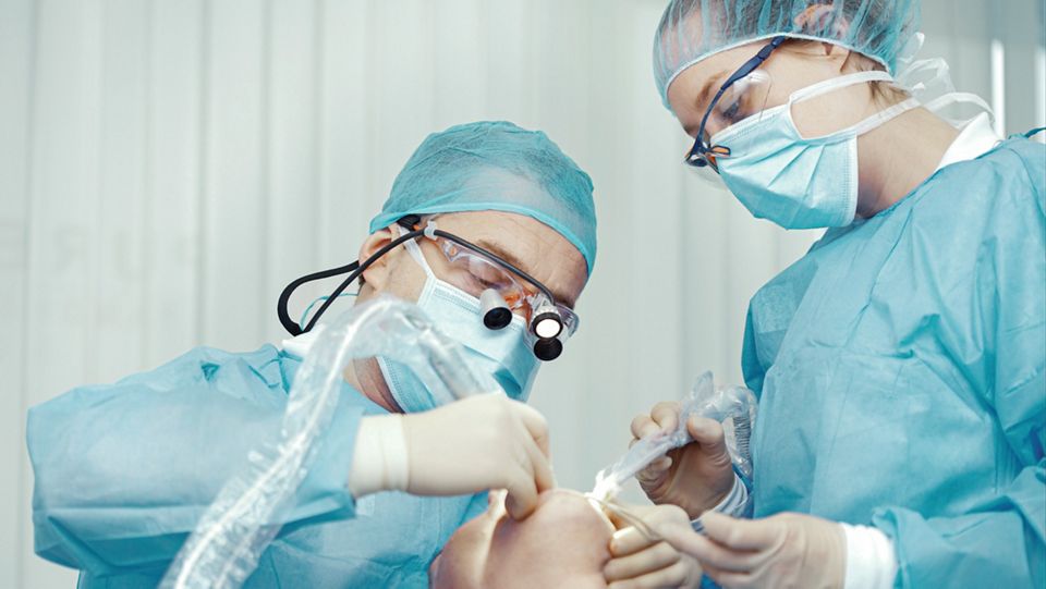 Straumann® SMART - Implanttikirurgian peruskurssi hammaslääkäreille 25 ...